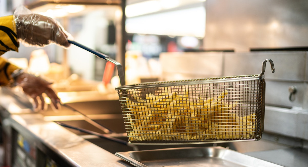 How Long Can Cooking Oil Stay in the Fryer? | Allied Renewal
